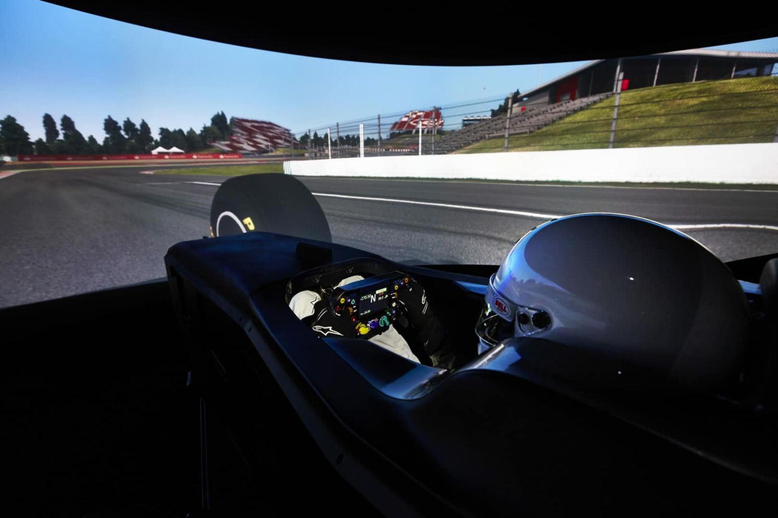 How Does A Formula 1 Simulator Work? | Formula 1 Technology