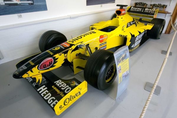 Top 5 Best Formula 1 Liveries Of All-Time | F1 News